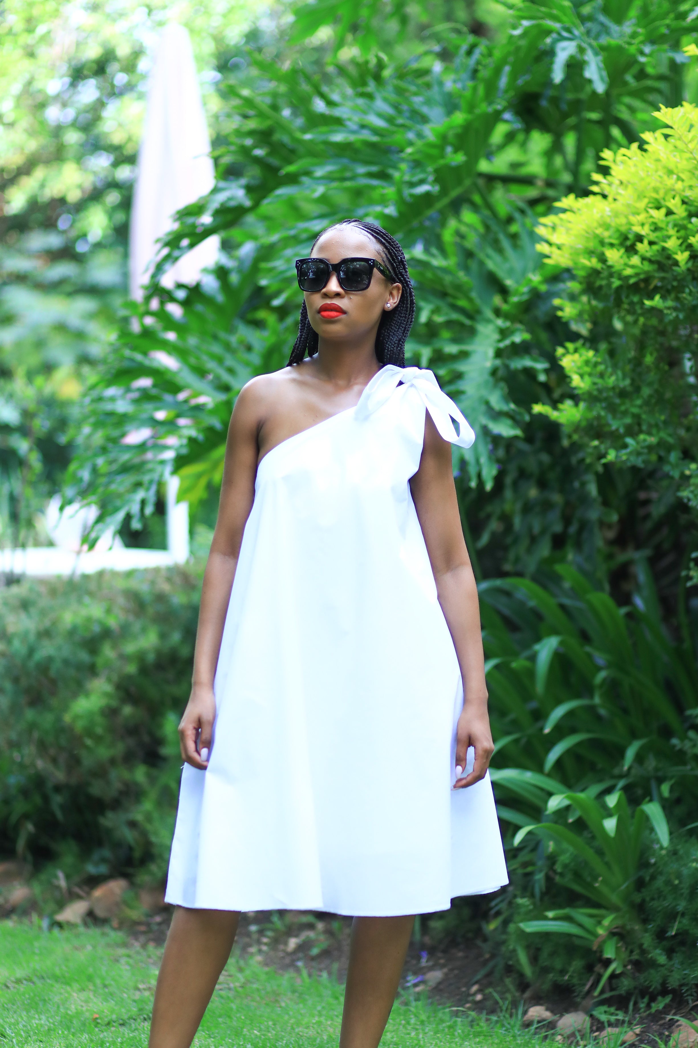 WHITE ESSENTIALS – Charlie Irish SA